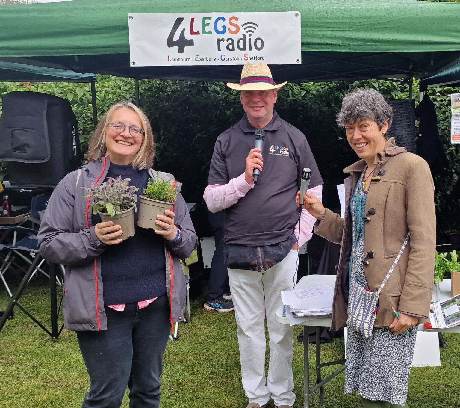 4LEGS Radio at East Garston Fete - 4legsradio